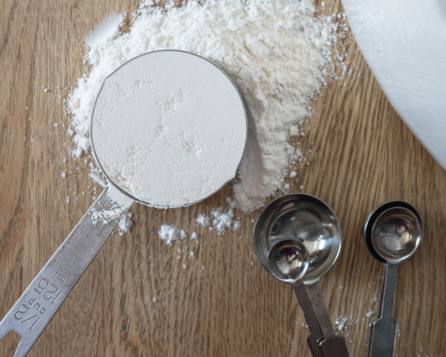 The best way to measure flour for home baking | The In Fine Balance ...